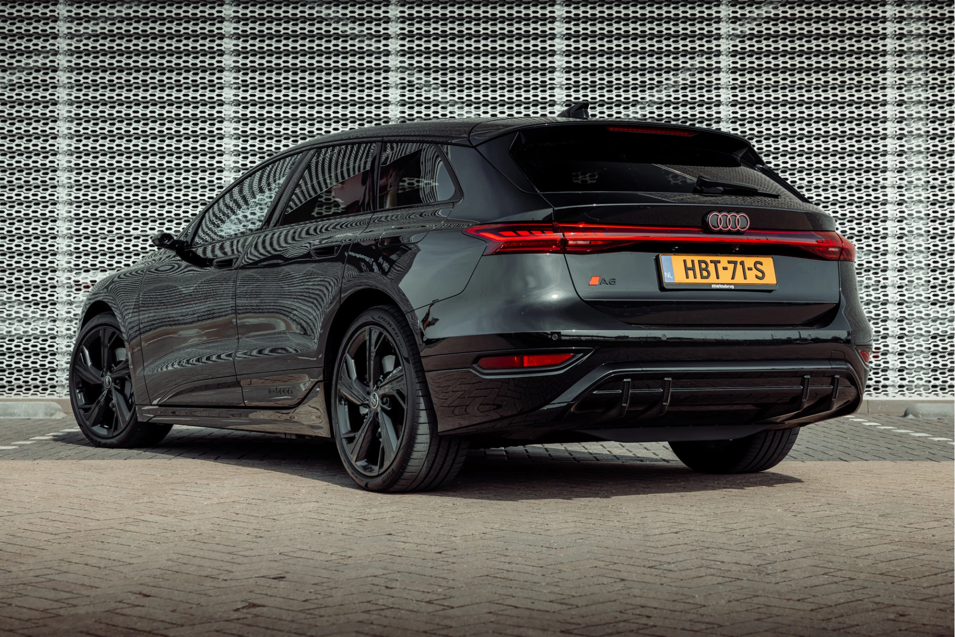 Koop de Audi A6 Avant e-tron S edition performance 367pk 100 kWh voor ...